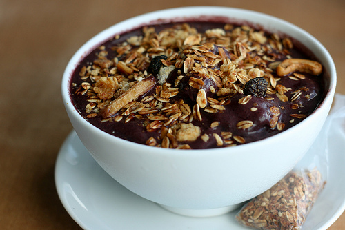 Açaí engorda ou emagrece? Qual a versão mais light? - MundoBoaForma