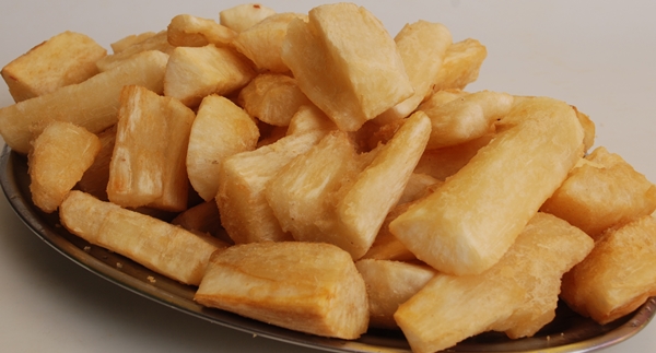 Aipim (mandioca) engorda ou emagrece? Benefícios e receitas - MundoBoaForma