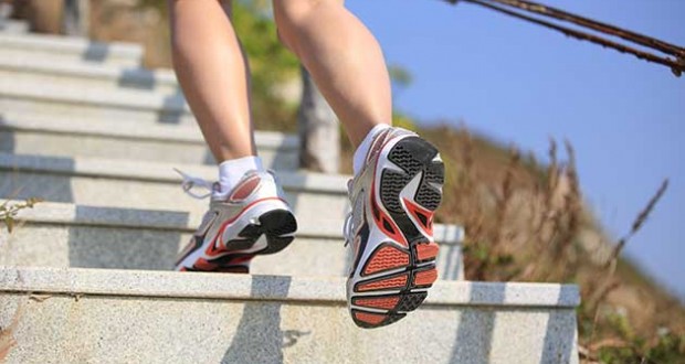 Subir e Descer Escadas Emagrece? Dicas e Benefícios - MundoBoaForma.com.br