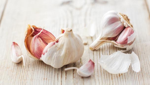 Benefícios do alho - Para que serve e como usar - MundoBoaForma