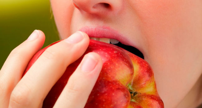 Maçã Prende ou Solta o Intestino? - MundoBoaForma