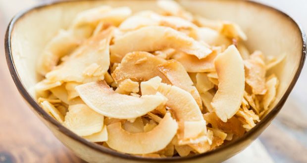4 Receitas de Chips de Coco Low Carb - MundoBoaForma.com.br
