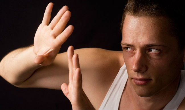 Fotofobia (Sensibilidade à Luz) - O Que é, Causas, Tratamento e ...