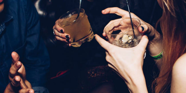 Drunkorexia - O Que é, Sintomas, Causas e Tratamento - MundoBoaForma