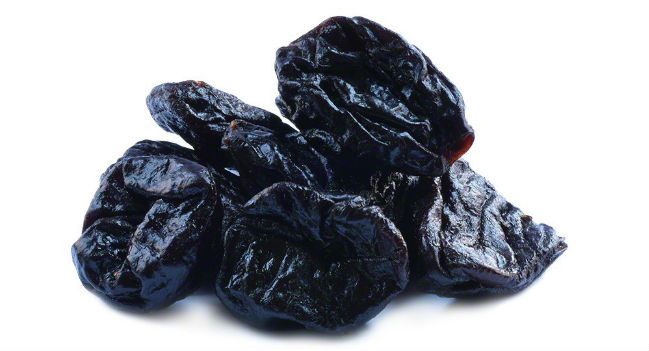 Chá de Ameixa Seca Emagrece Mesmo? - MundoBoaForma