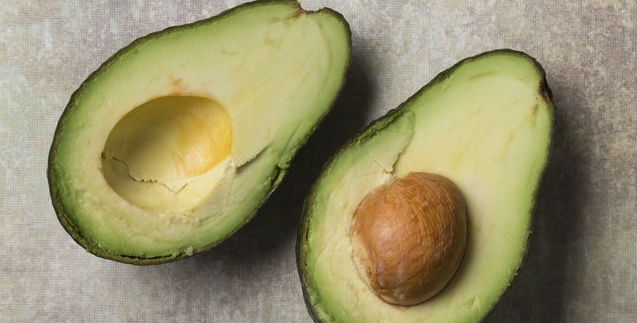 Abacate Dá Espinha? - MundoBoaForma