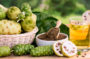 7 benefícios da fruta noni - Para que serve e propriedades - MundoBoaForma