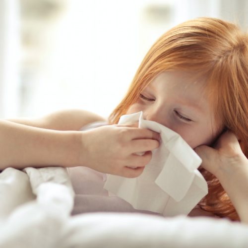 Catarro amarelo: 4 principais causas e o que fazer - MundoBoaForma