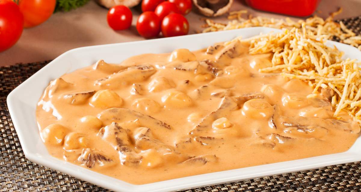 Strogonoff engorda? Tipos, calorias e dicas - MundoBoaForma