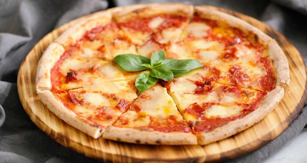 Receita fácil de pizza de tapioca light vegetariana - MundoBoaForma