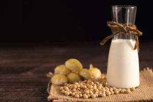 Leite de soja - Benefícios e malefícios - MundoBoaForma