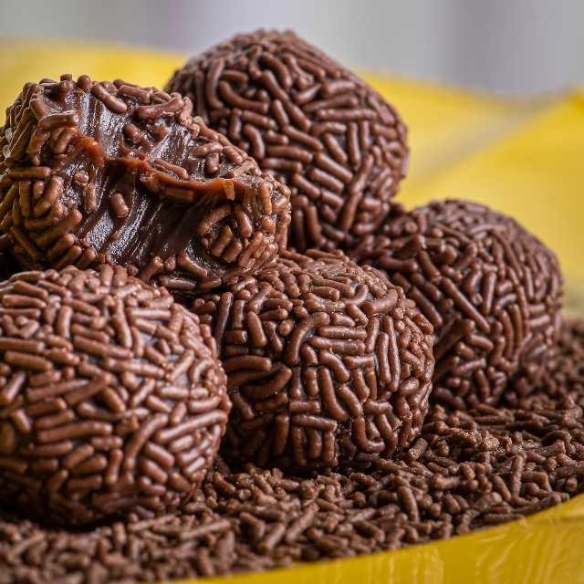 Receita de brigadeiro fake sem açúcar e leite condensado - MundoBoaForma