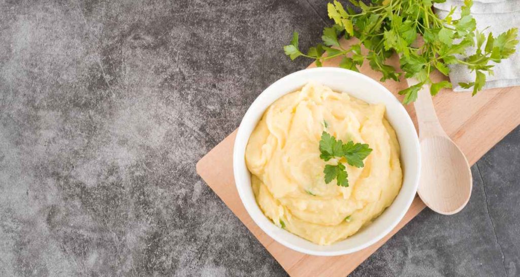 Receita de purê de mandioca light fácil de fazer - MundoBoaForma