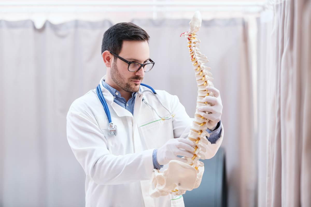 Espondilose cervical: o que é, sintomas e como tratar - MundoBoaForma