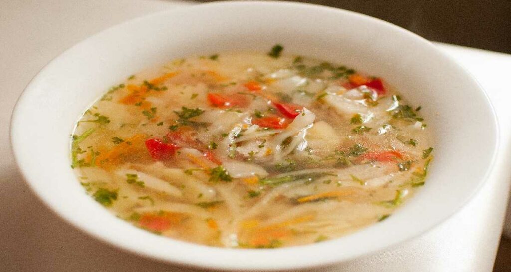 Receita de sopa de repolho light para emagrecer - MundoBoaForma