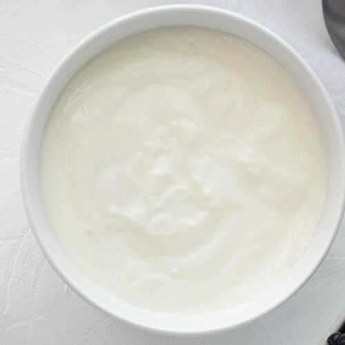 8 benefícios da coalhada - Para que serve e propriedades - MundoBoaForma