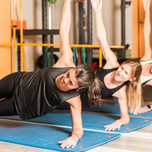 Prancha abdominal lateral com torção - Como fazer e erros comuns ...