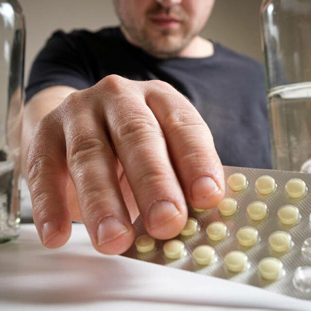 Por que o Engov, remédio conhecido como 'cura para ressaca', não tem ...