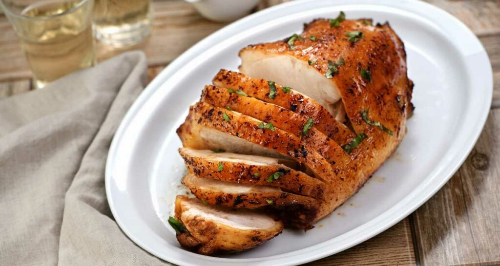 Receita de peito de peru assado festivo - MundoBoaForma