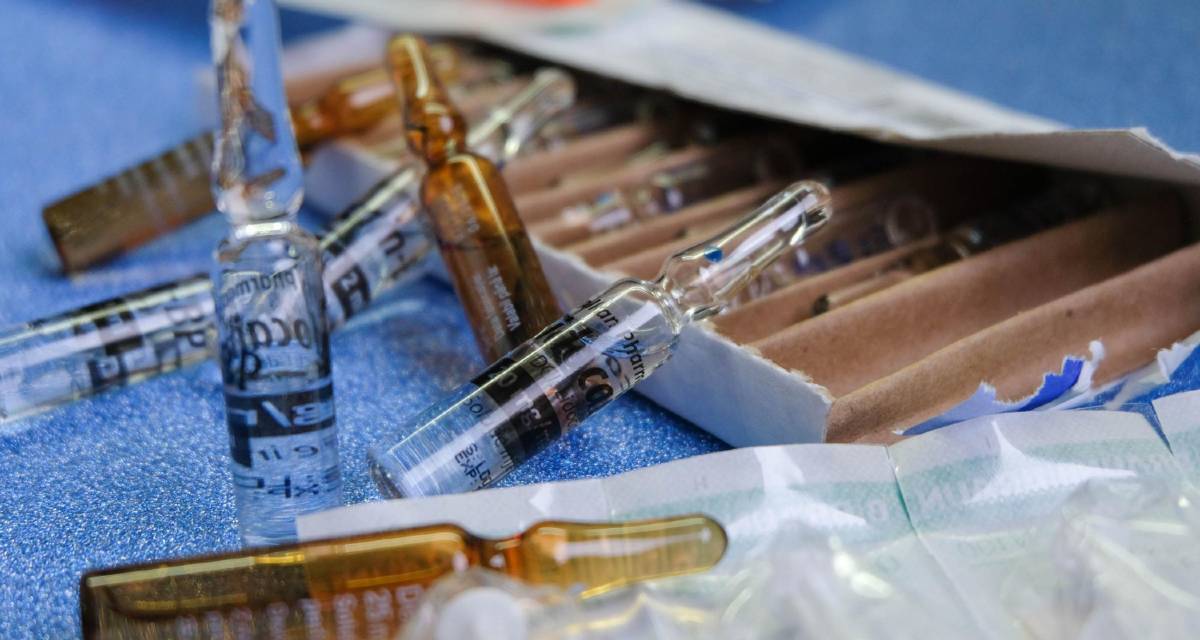 Meperidina (Dolosal®): para que serve, como usar e efeitos colaterais ...