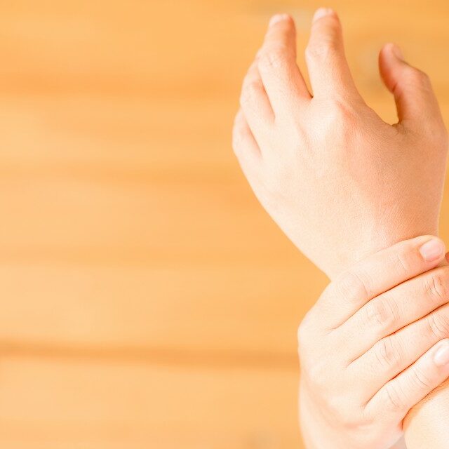 Tipos de artrite, sintomas e como tratar - MundoBoaForma