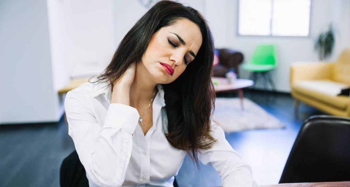 Caroço na nuca: o que são e o que fazer - MundoBoaForma