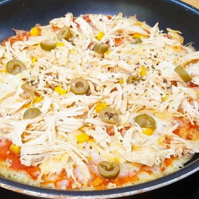 Pizza de frigideira saudável, deliciosa e pronta em minutos - Fácil ...