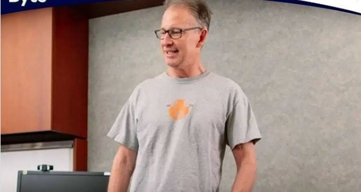 Homem paralisado em acidente de surf volta a andar após tratamento ...