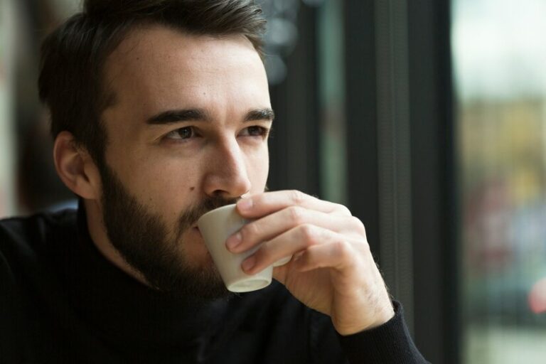 Simples prazer ou vício? Como identificar quando o café passa a ...