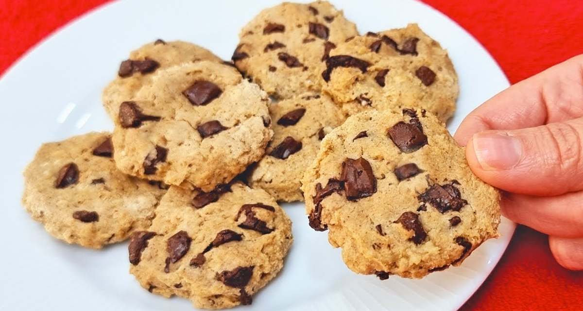 Cookie de 2 ingredientes! Sem farinha, açúcar, leite e ovo - Fácil ...