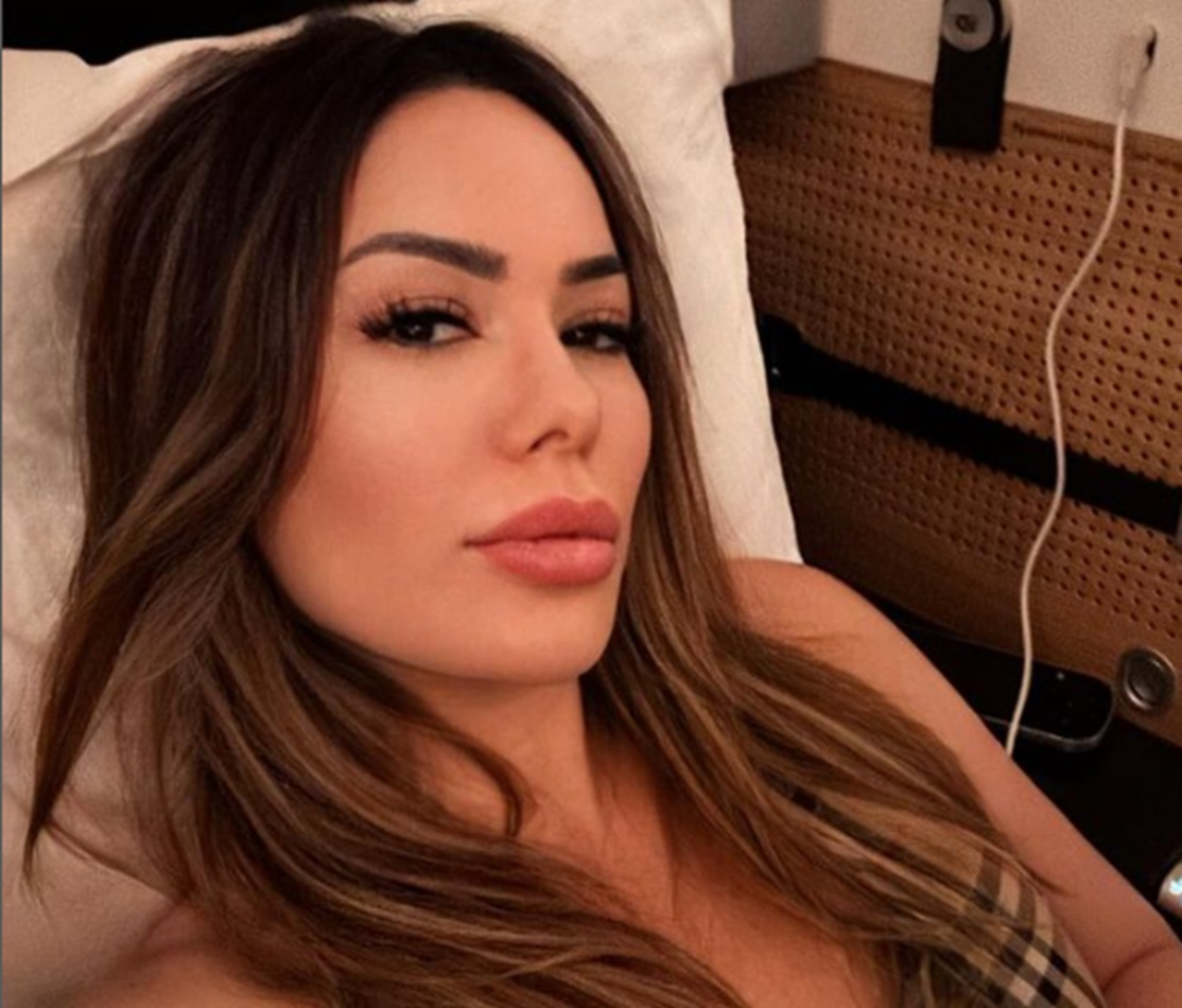 Influencer Ju Isen usa o próprio sangue em procedimento estético no rosto: "Medo de envelhecer ...