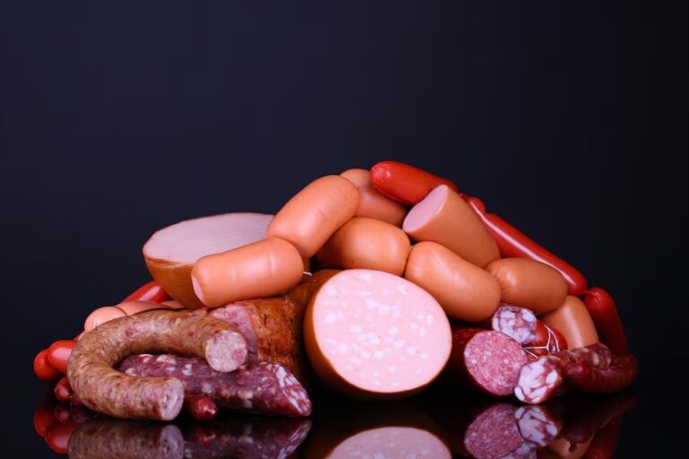 Carnes processadas elevam risco de hipertensão, aponta estudo ...