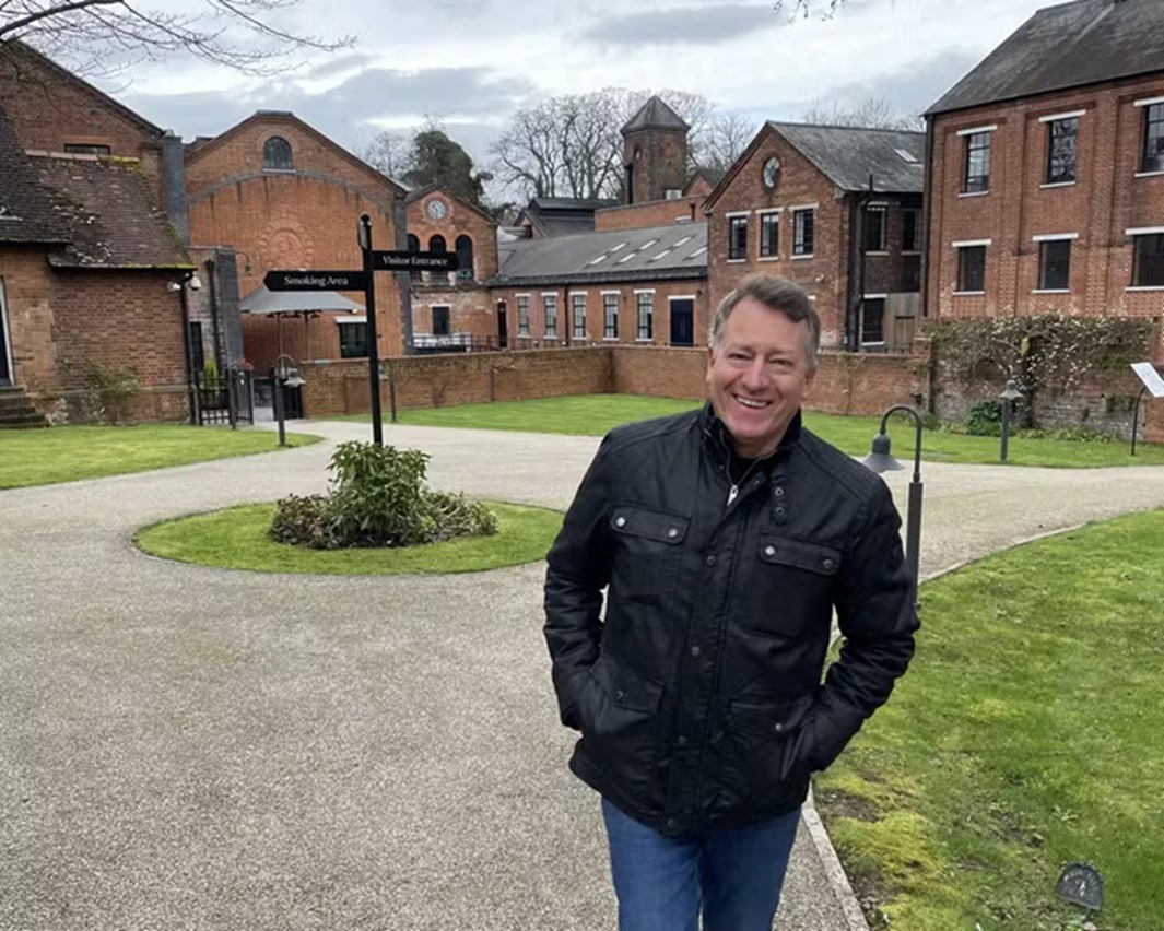 Britânico é diagnosticado com câncer cerebral letal após sintoma que ...